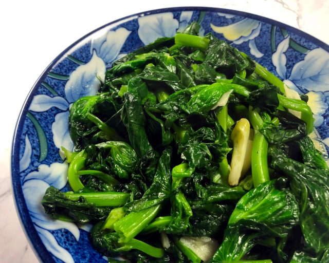 Chinese Pea Shoots (Snow Pea Leaves, Dou Miao 豆苗) Stir Fry • Oh Snap ...