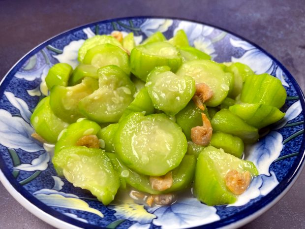 Stir Fry Luffa Gourd (Silk Melon, Si Gua) • Oh Snap! Let's Eat!