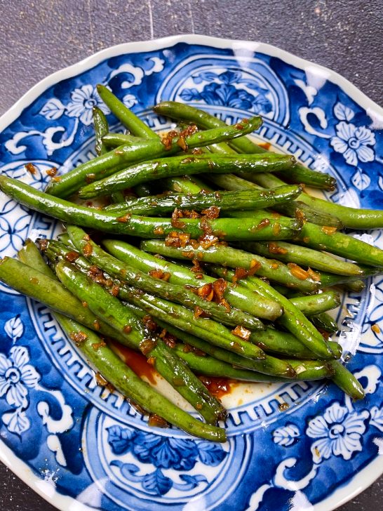 Chinese Green Beans Stir Fry (Easy 10-Minute Recipe) • Oh Snap! Let's Eat!