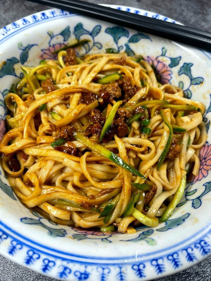 Zha Jiang Mian Recipe (Chinese fried sauce noodles) • Oh Snap! Let's Eat!