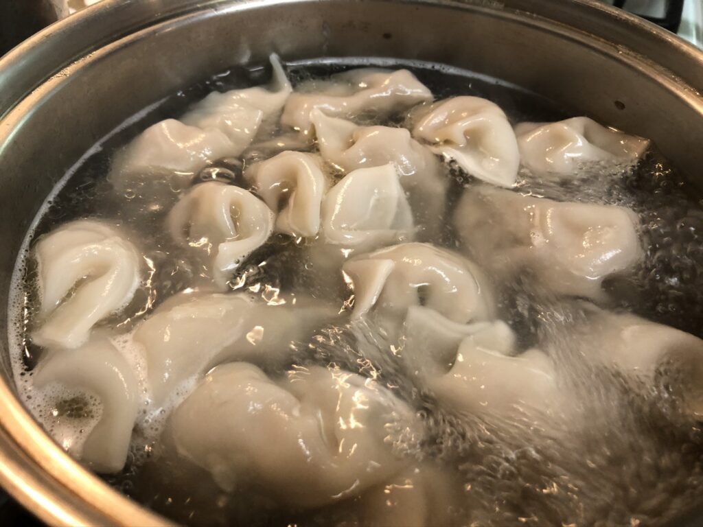 Spicy Wontons in Chili Oil (Hong You Chao Shou) • Oh Snap! Let's Eat!