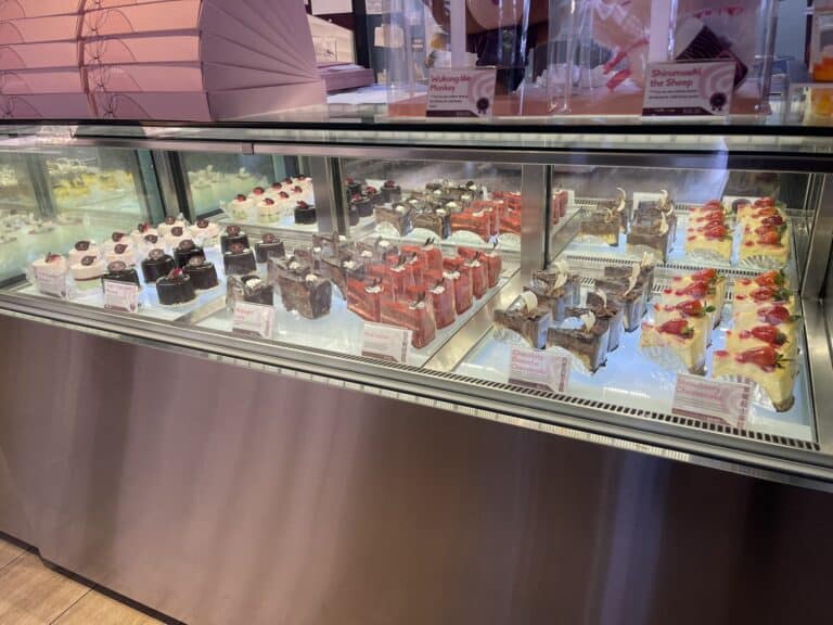 Sweet Hut: A Go-To Asian Bakery & Dessert Café for Drinks, Pastries ...