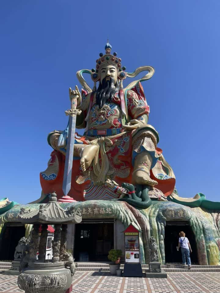 Kaohsiung Lotus Pond (蓮池潭) – Dragon & Tiger Pagodas Guide